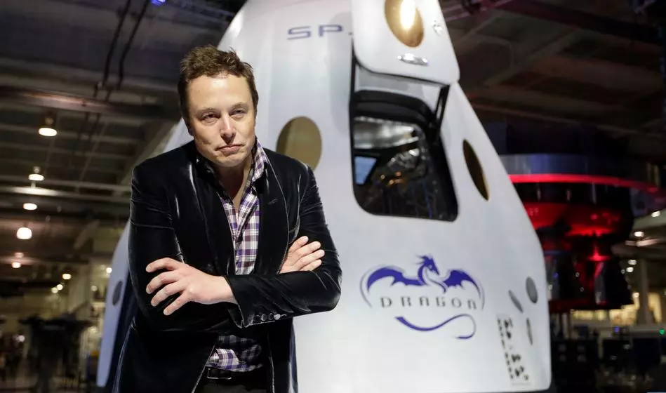 Elon Musk verwyder Facebook-bladsye van SpaceX, Tesla, SolarCity en Hyperloop