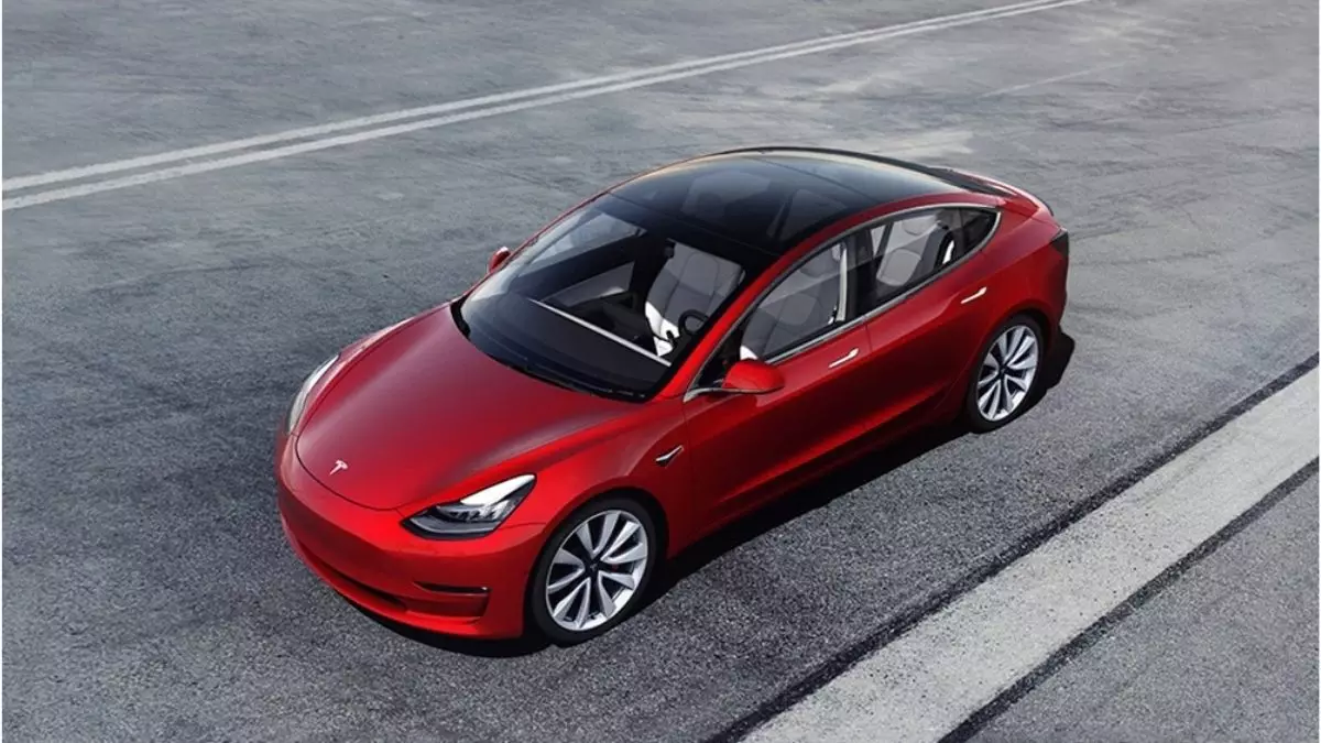 2021 Tesla Modél 3 Gaduh Batré 82 kWh: Dokumén Diungkabkeun