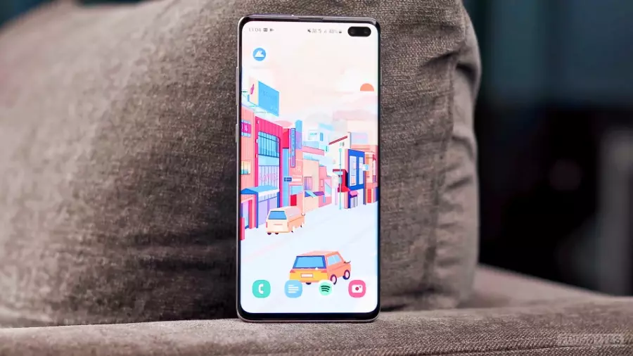 سامسۇڭ Galaxy S10 Plus Infinity-O ئېكرانى