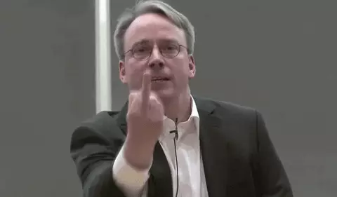 Zergatik uste du Linus Torvalds Linux sortzaileak C++ programazio-lengoaia hutsa dela? 1519_3