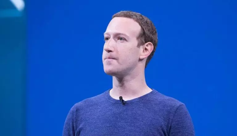 Íosluchtaigh mark zuckerberg brónach