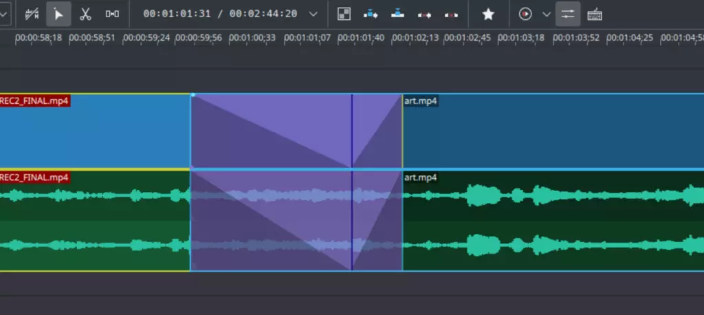 Peralihan trek yang sama dalam Kdenlive 20.12