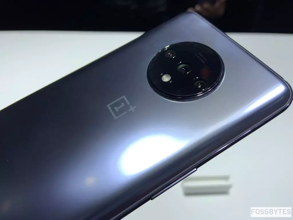 OnePlus 7T ekwentị