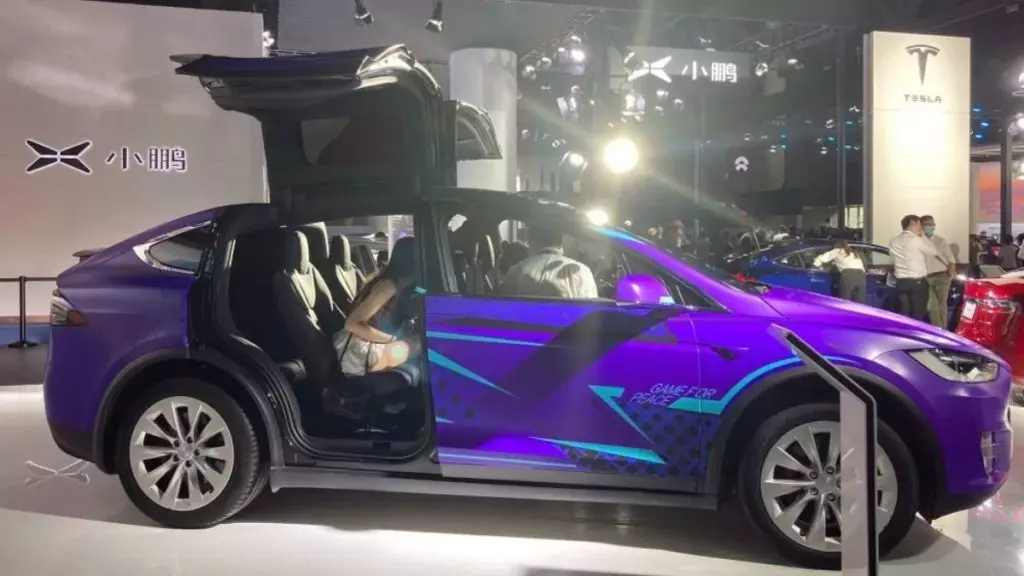 Tesla Model X na China Jogo da Paz