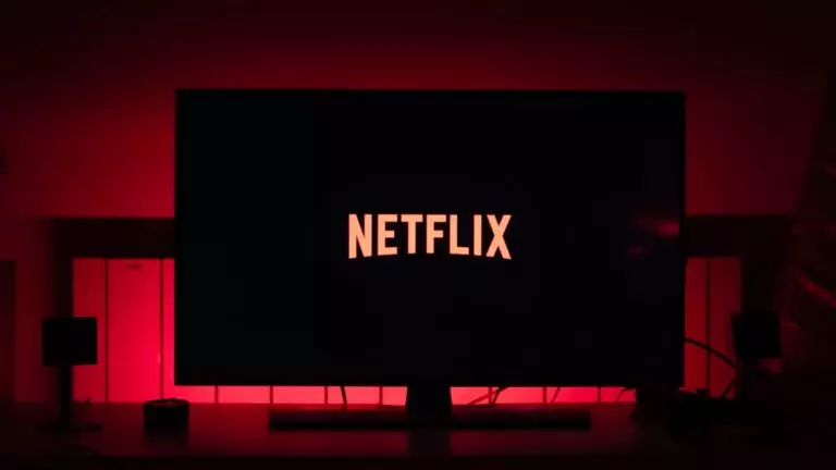 butonul netflix shuffle_ ce să urmărești în continuare pe Netflix