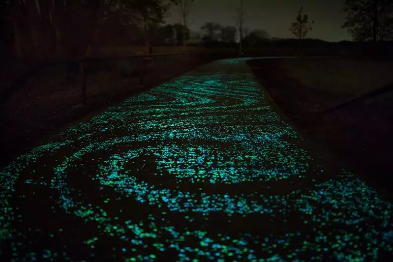 Glowing-road-Niderlandiya-Van-Gogh2