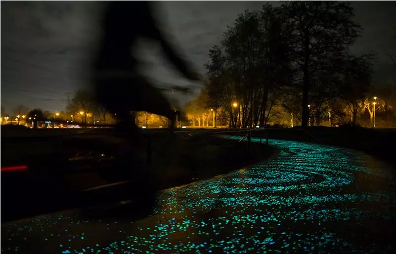 Glowing-road-Niderlandiya-Van-Gog