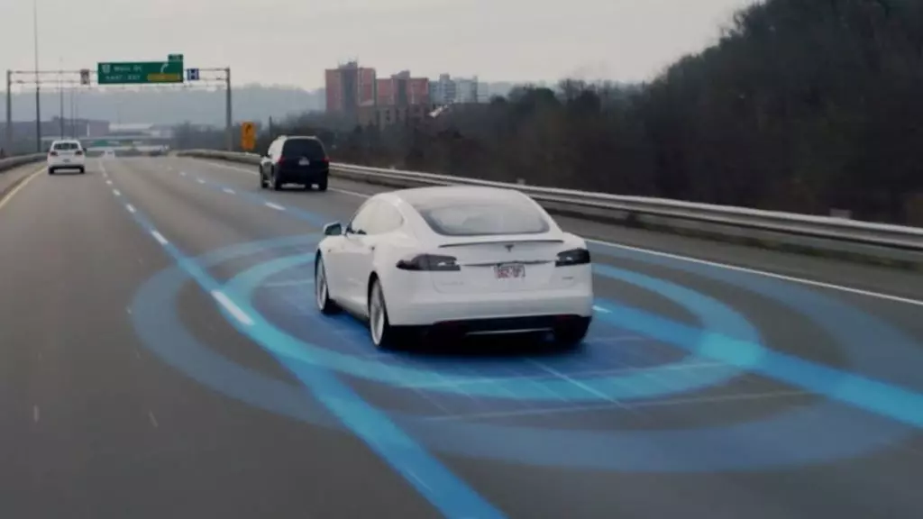 Tesla Autopilot edistynyt ajoapuohjelmisto
