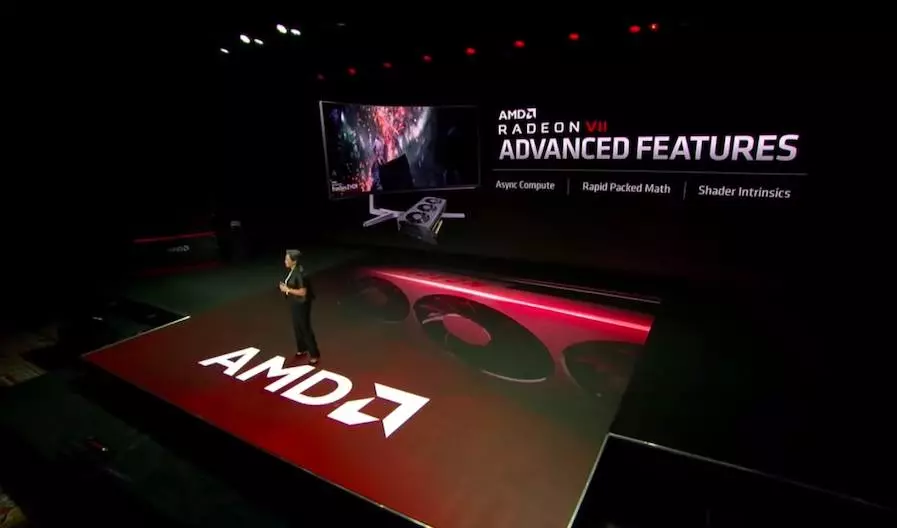AMD avslører verdens første 7nm gaming GPU 'Radeon VII' #CES 2019