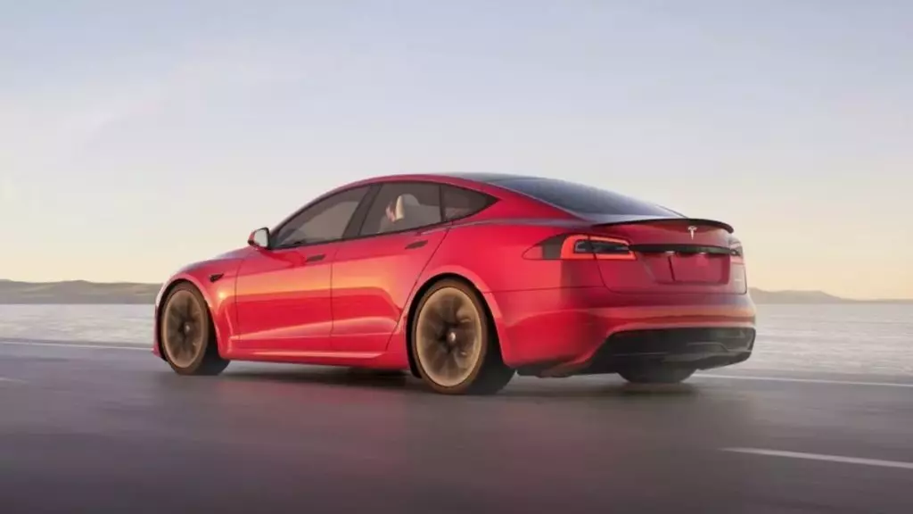 Плед Tesla Model S 2021 года