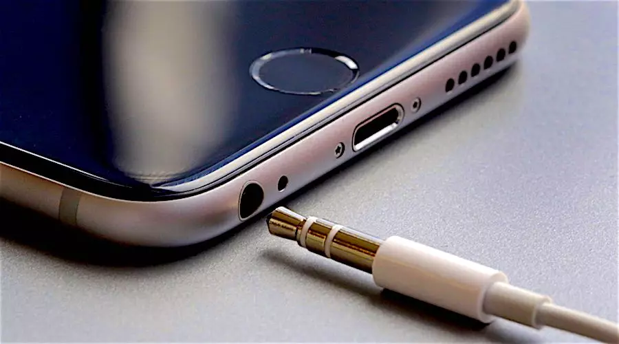 apple-iphone-7-headphone-jack-kill-dead