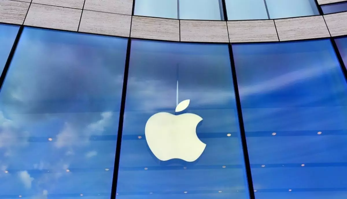 Apple планує надсилати дані на iPhone безпосередньо через супутники