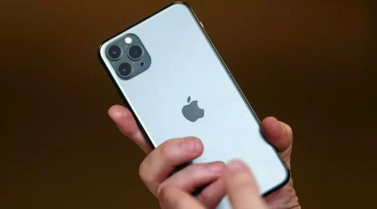 Apple ба фошкунандагон огоҳӣ мефиристад