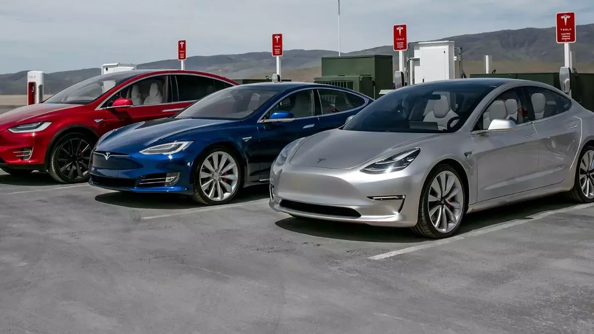 Dous vehículos eléctricos máis veñen despois de Tesla Cybertruck: Elon Musk